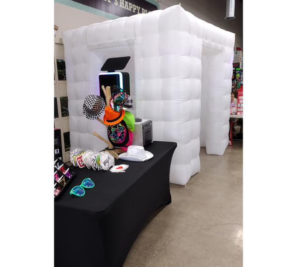 Photo Booth Rental Michigan | Dramatic Dimensions Entertainment